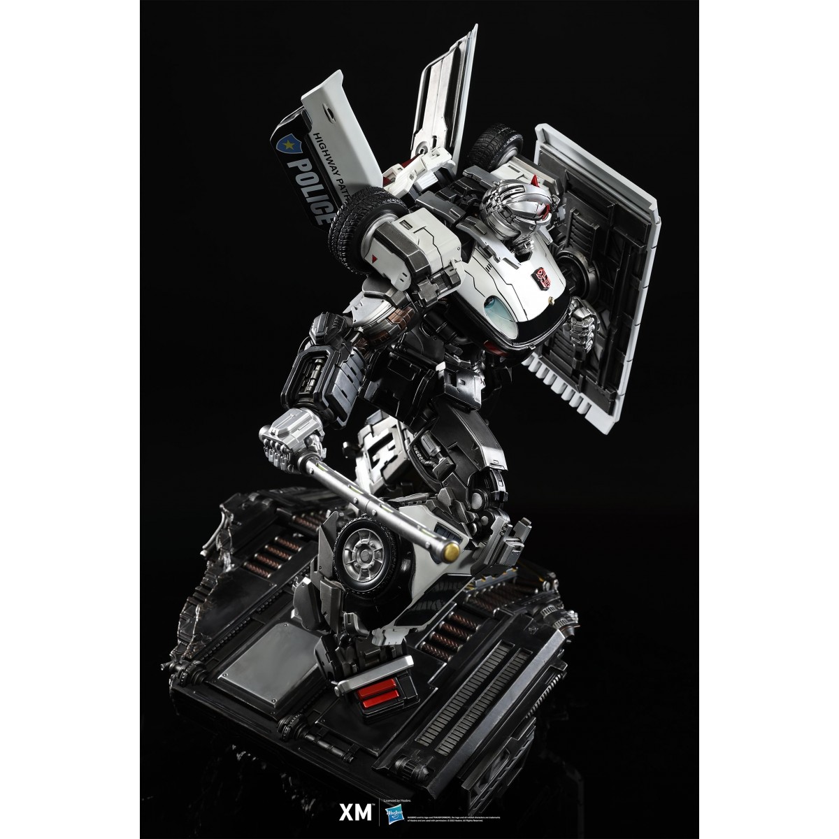 XM Studios Prowl 1/10 Scale